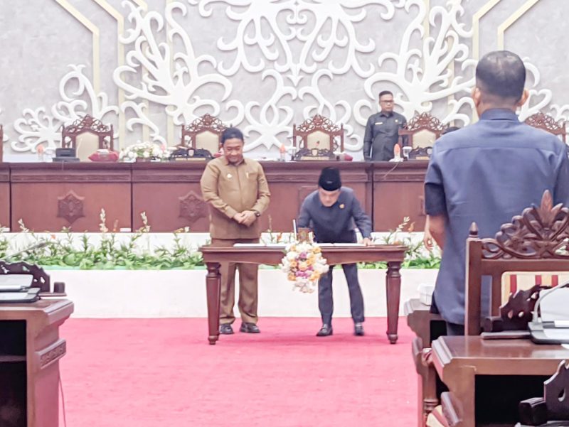 DPRD - Pemprov Kalteng Sepakati Perubahan APBD 2024, Dukung Pembangunan ...