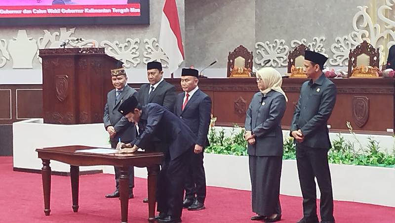 Rapat Paripurna DPRD Kalteng, Penetapan Agustiar-Edy sebagai Gubernur ...